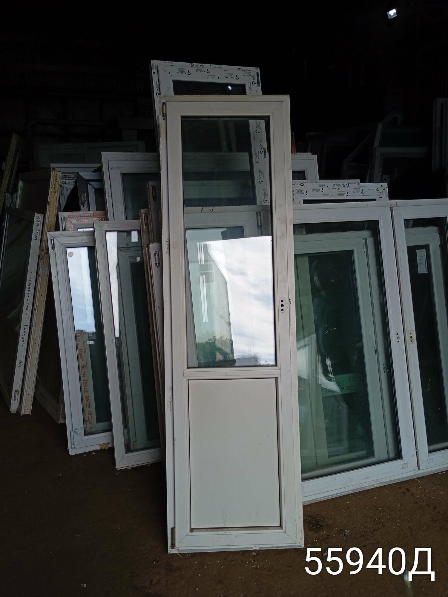 Двери Пластиковые Б/У 2220(в) х 650(ш) Балконные