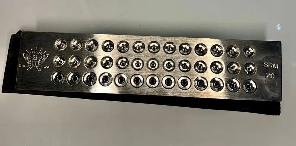 Доска волочильная фильерная для протяжки проволоки из золота и серебра