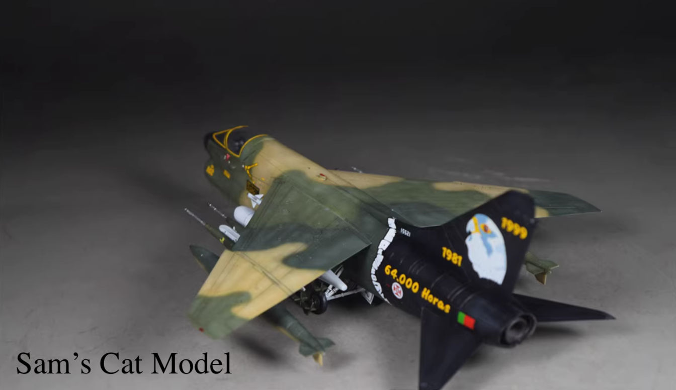 Современный американский палубный штурмовик A-7P «Корсар II», масштаб 1:72