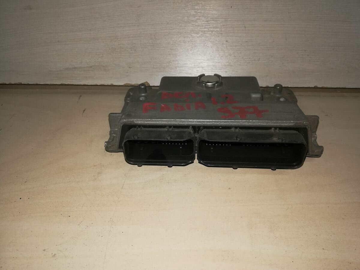 Блок управления двигателя 1.2 CGP Skoda Fabia 03E906019C