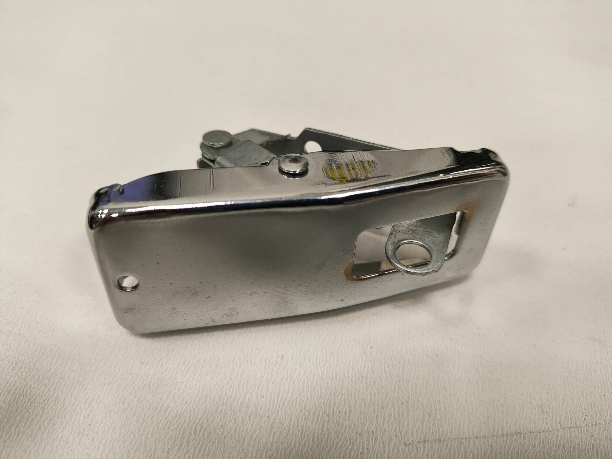 Замок кожуха запасного колеса CHERY Vortex Tingo [1.8 16V 5MT внедорожник]