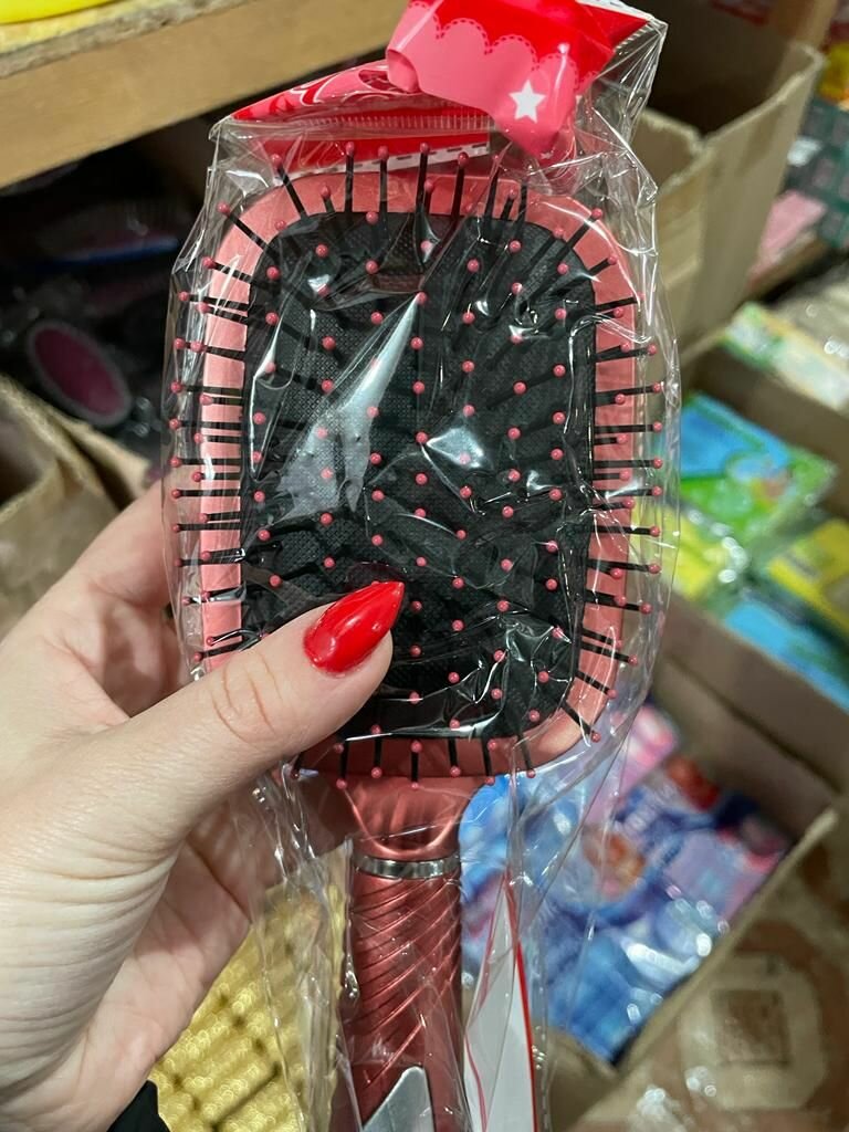 Щетка для волос красная