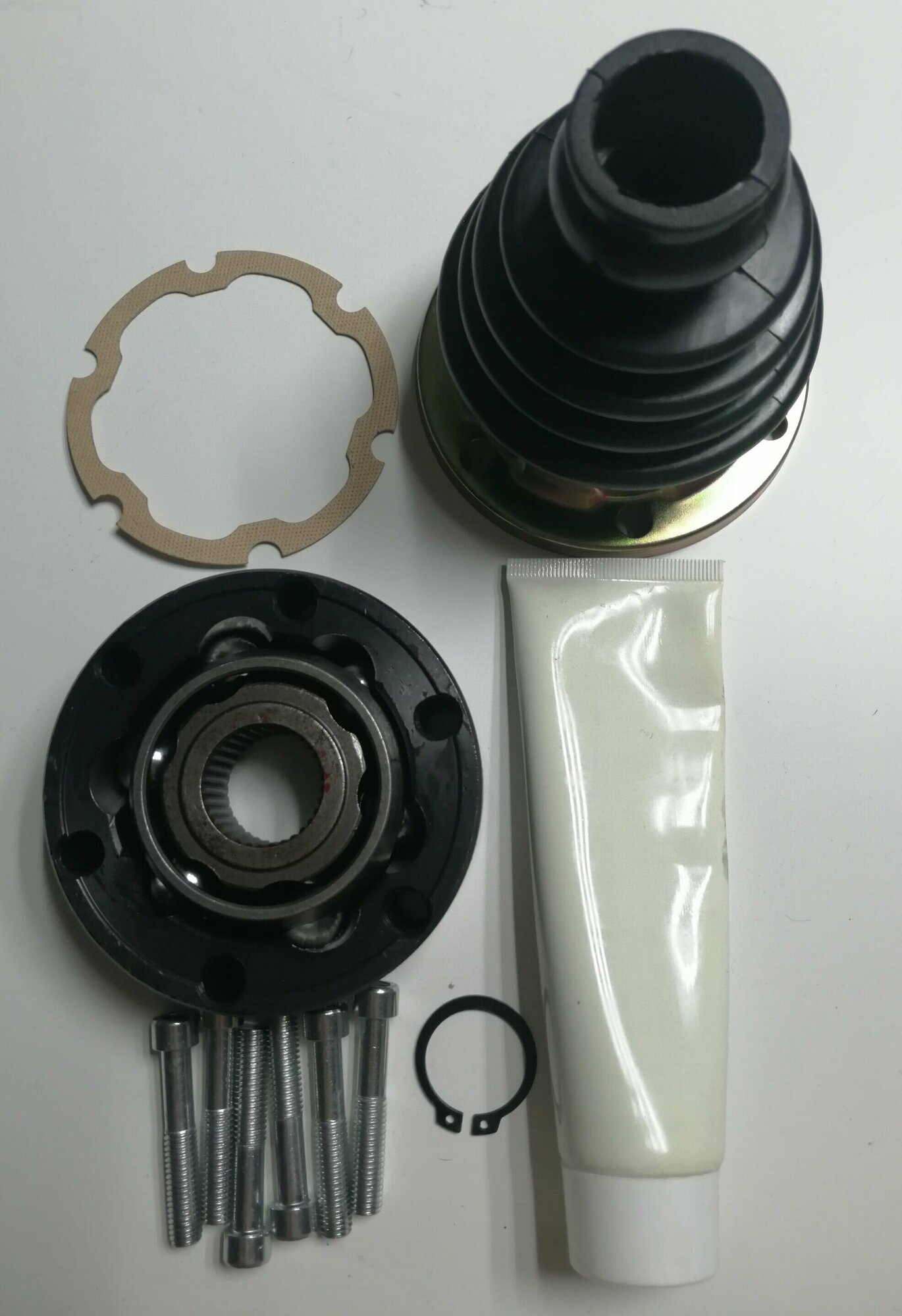 Шрус внутренний левый (33 шлица) Chery Amulet [1.6 8V 5MT лифтбэк] A11XLB3AH2203050E