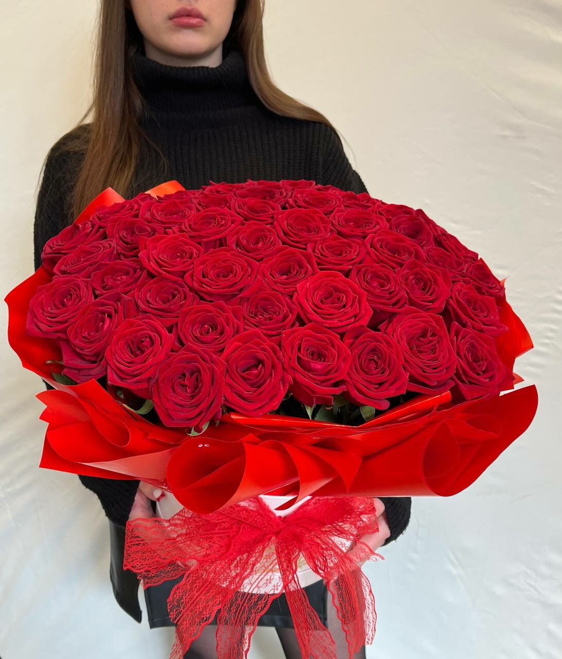 Букет Romashka FLOWERS «Страстный поцелуй», красные розы, 25 штук