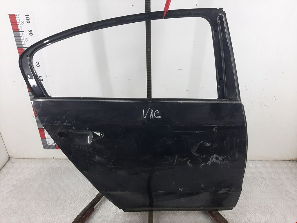 Дверь задняя правая Volkswagen Passat 7 3AE833056 арт. 1802430