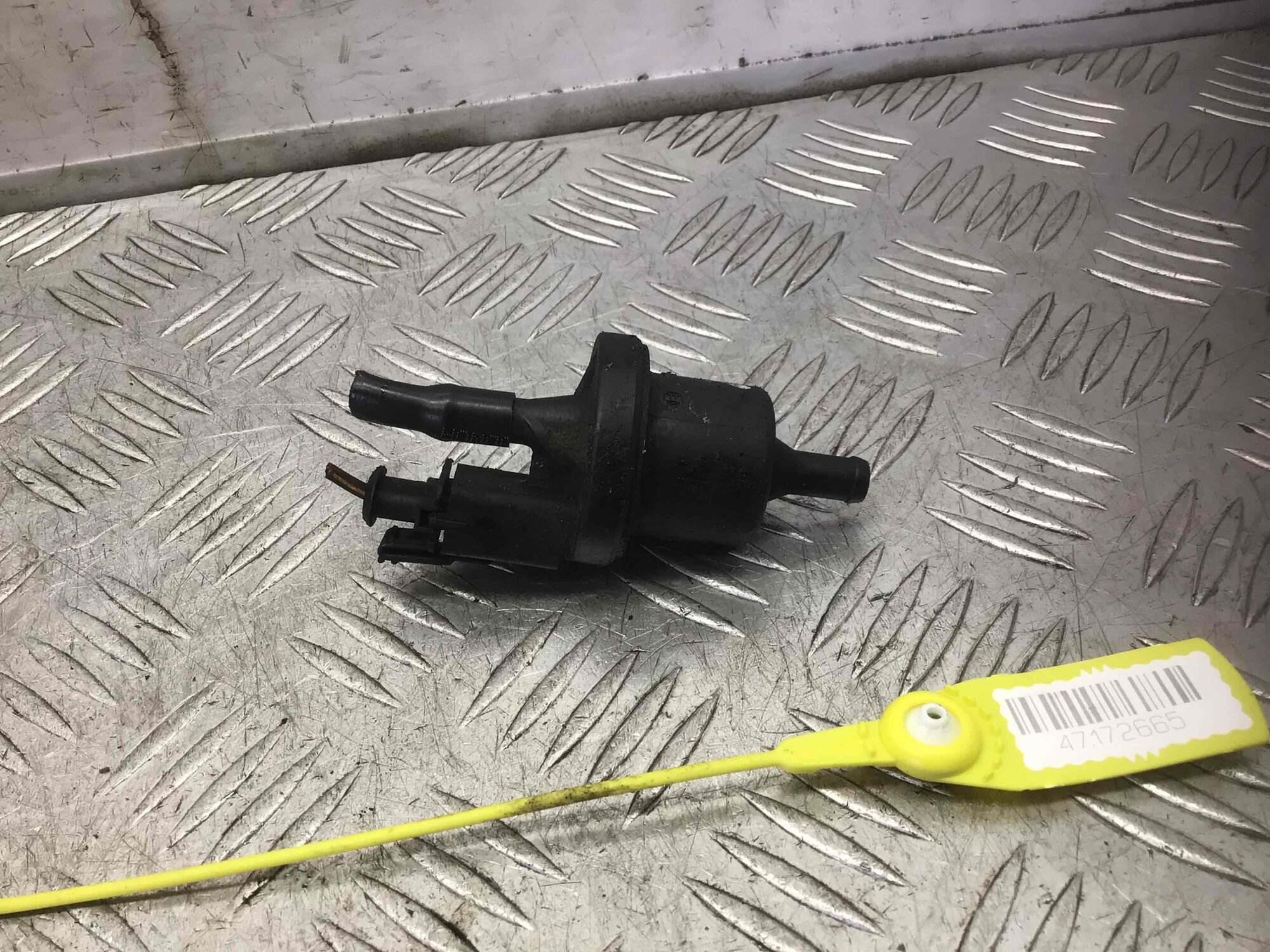 Б/У Клапан вентиляции топливного бака Ford Focus 2 поколение (2005-2008) 2007 г.