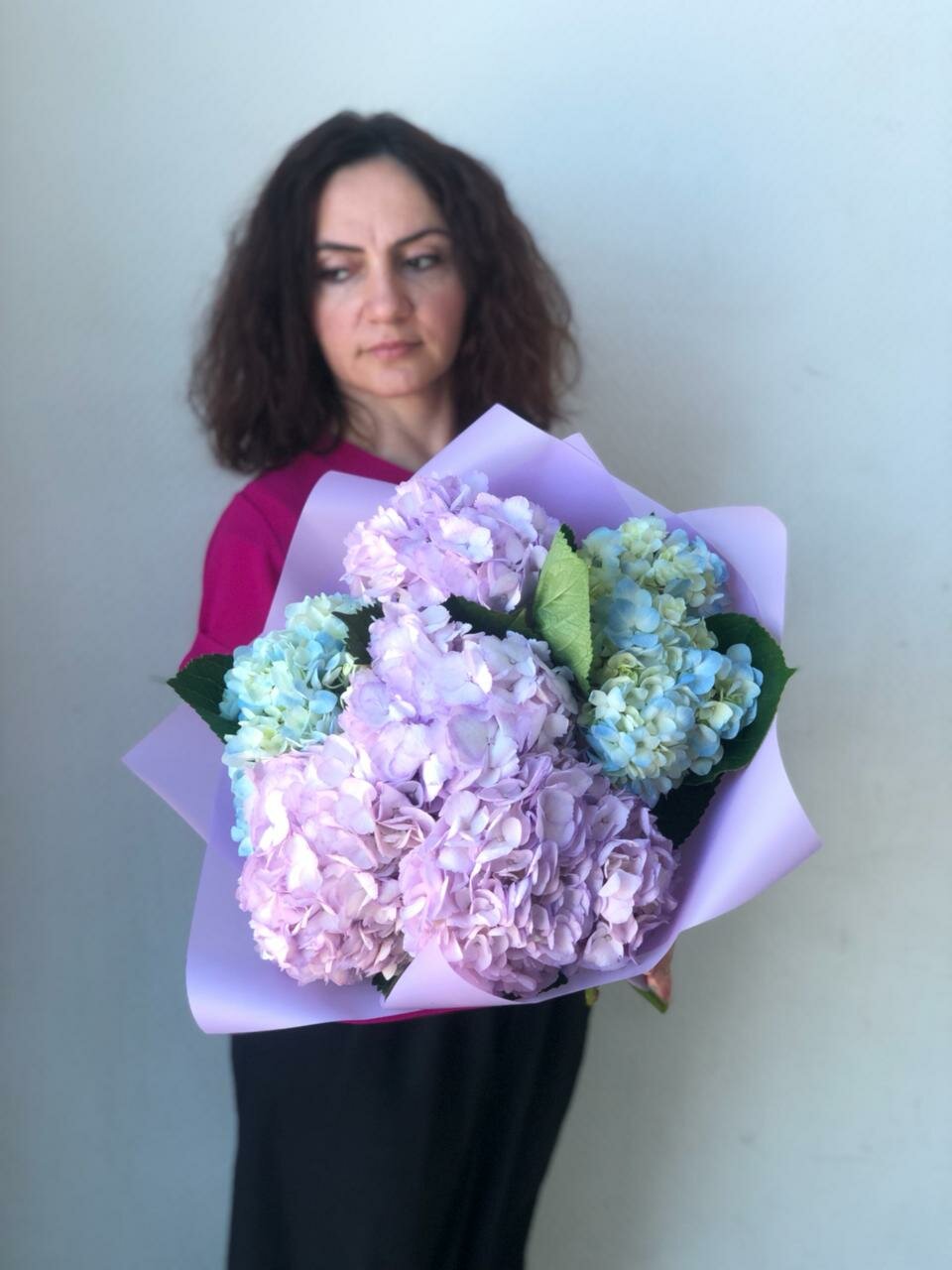Букет из разноцветных гортензий подарок для любимой девушки, подруги, мамы, коллеге — фото 1