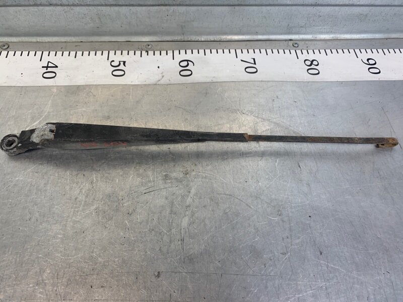 Поводок стеклоочистителя Renault Logan LS 2004 перед. прав. (б/у) 8200620437