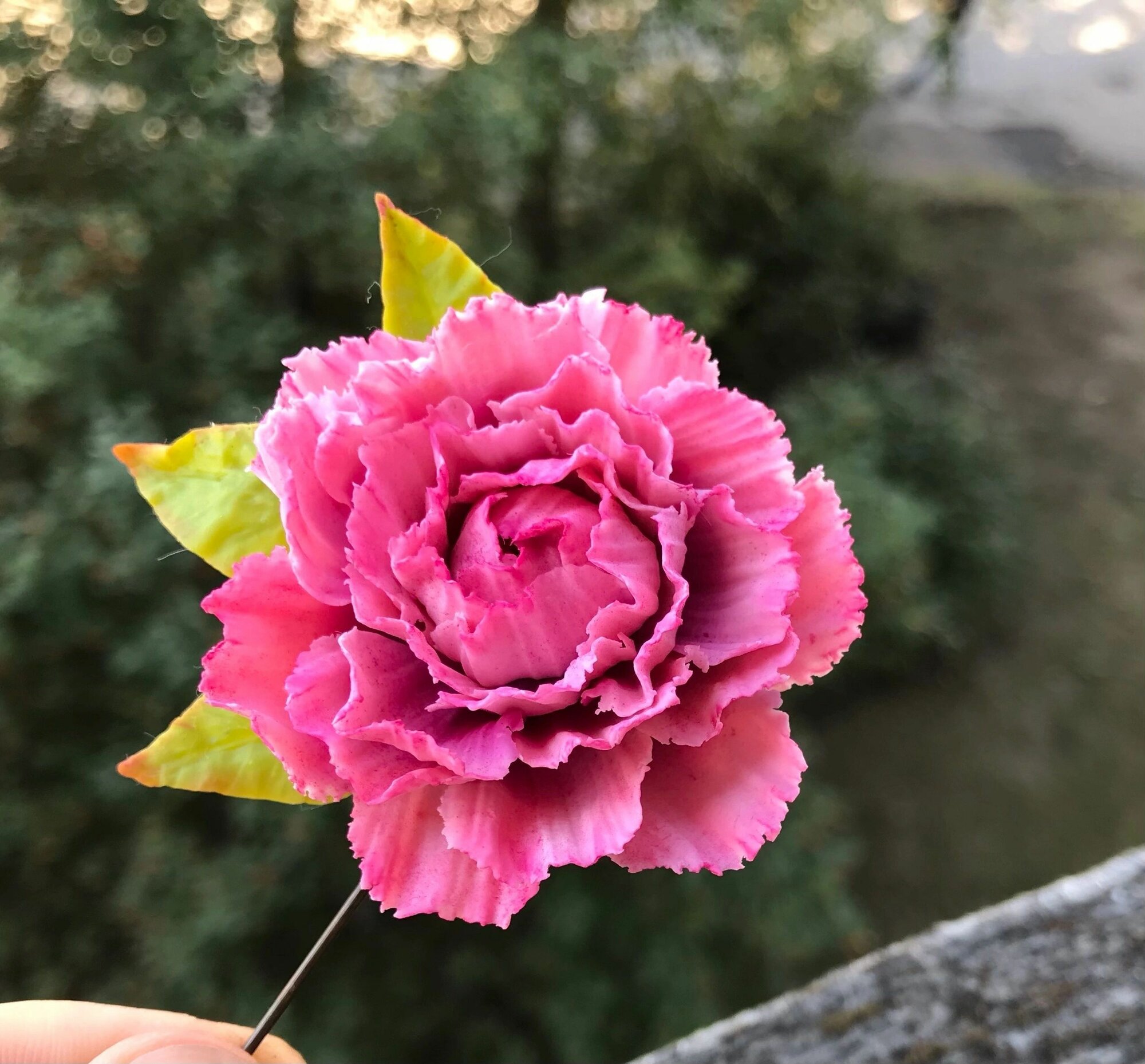 Брошь, пластик