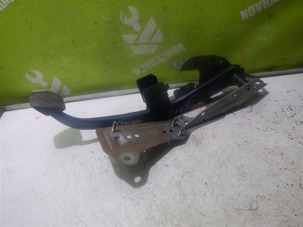 Педаль тормоза Ford Focus 2 05-08