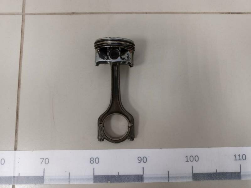 Поршень с шатуном Skoda Rapid 2012-2020 кат.номер: 04E107065FD 04E198401D