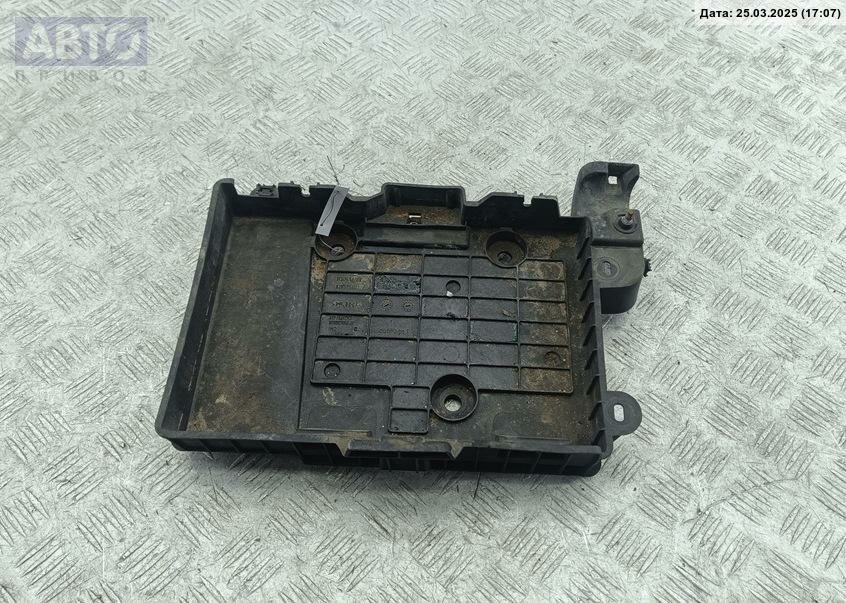 Крышка аккумулятора Renault Megane 2 (2002-2008)