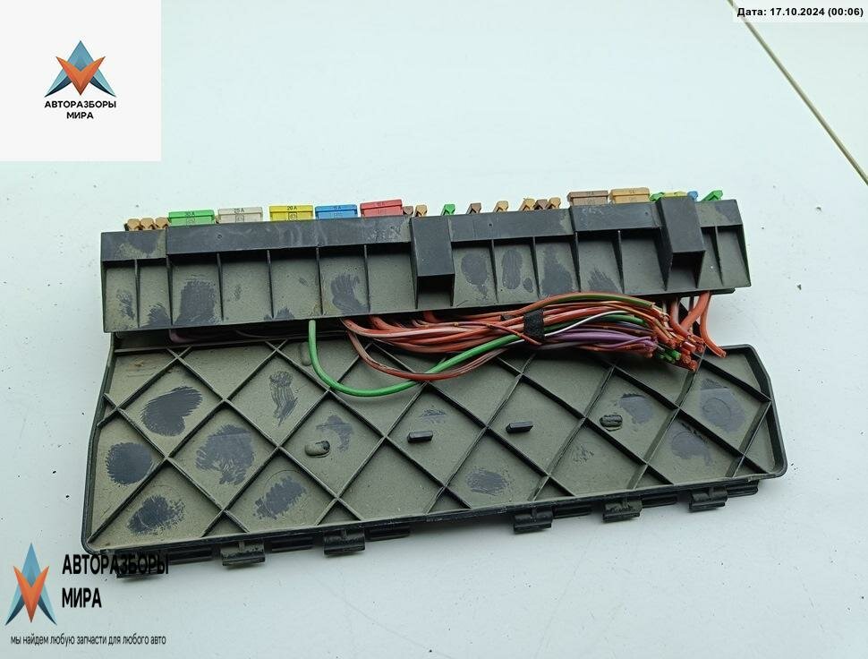 Блок предохранителей BMW 5 E39 1996 8366570