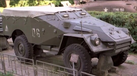 Модель BTR-40 1/144 Tusk Model