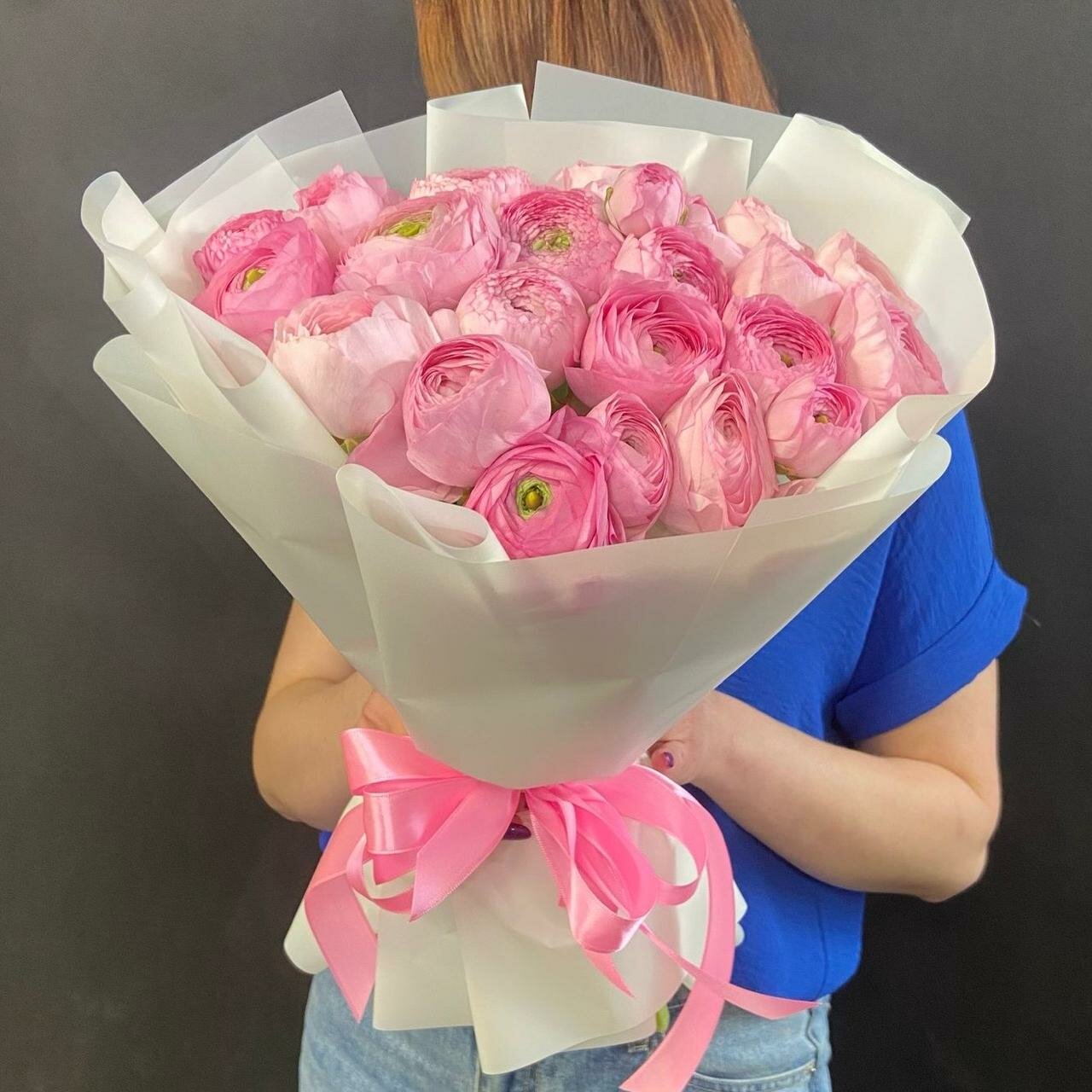 29 ранункулюсов / Букет из 29 розовых ранункулюсов в авторской упаковке