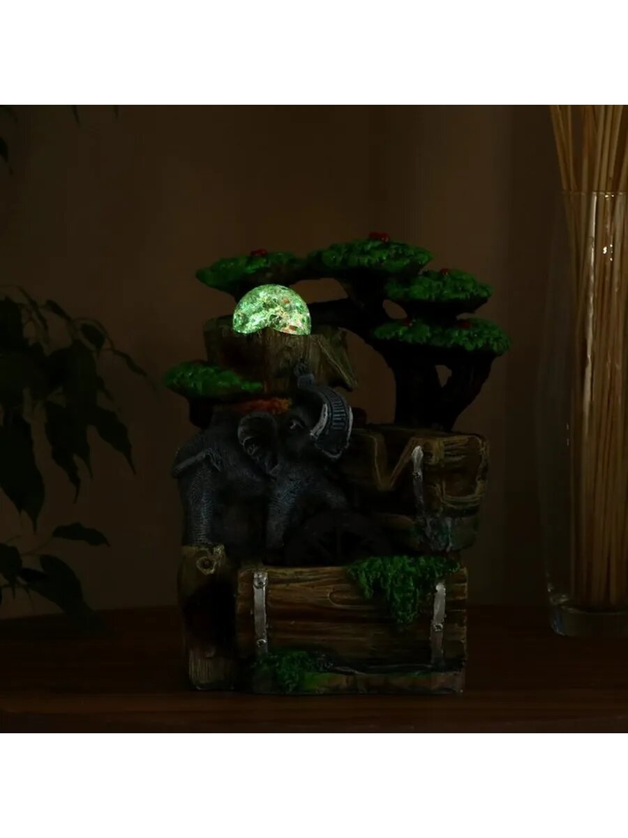 Очаровательный фонтан с слоником и подсветкой