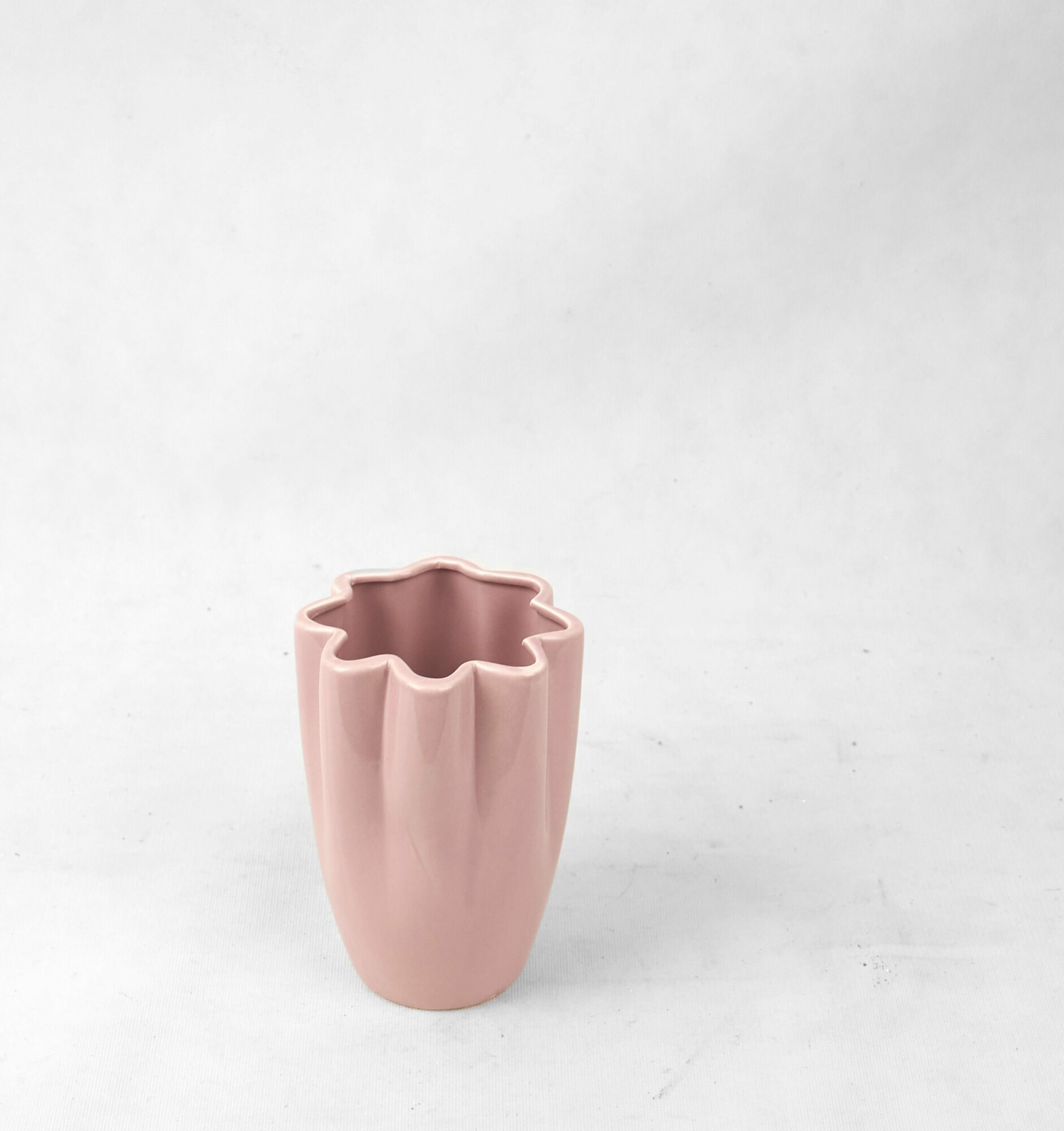 Ваза Камея (светло-розовый) 12х12х17 см Country Artists