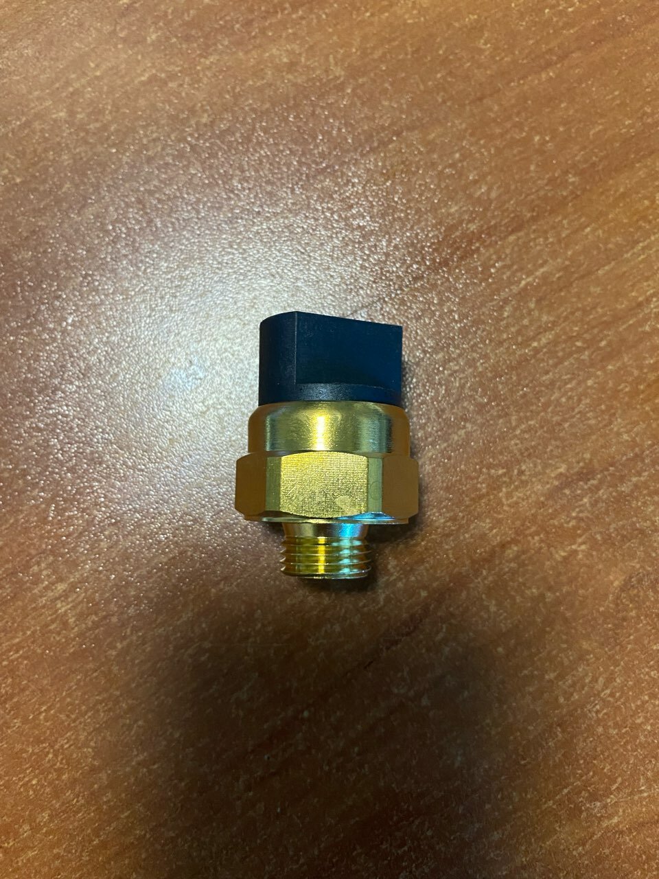 Датчик включения вентилятора (491QE) (3 контакта) Great Wall Deer [2.2 8V 5MT пикап 4X2] 3749021D07