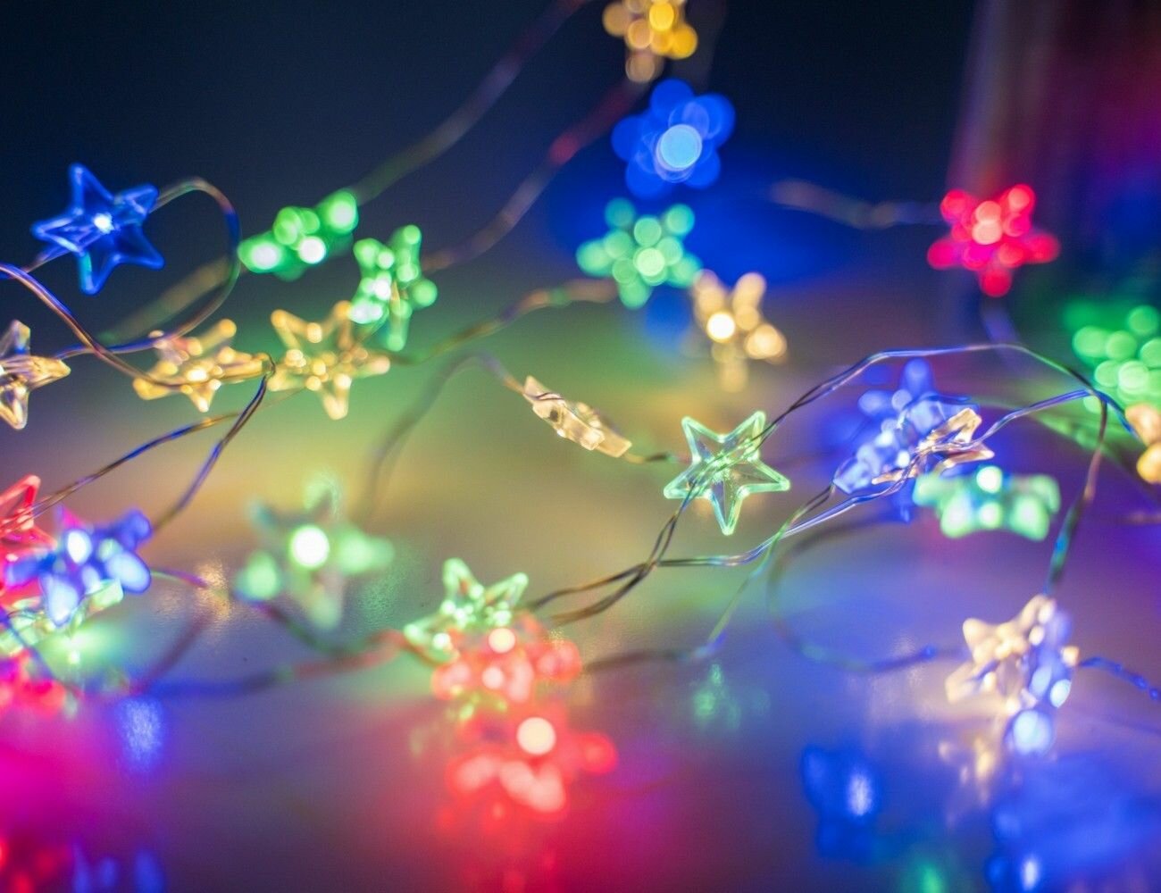 Гирлянда микро звёздочки, 20 разноцветных mini LED-ламп, 1 м, серебристый провод, батарейки, Koopman International AX9715600