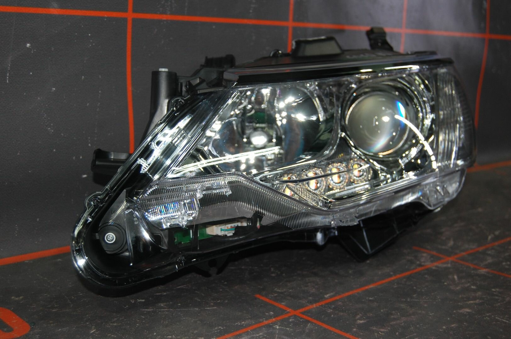 Фара левая (галоген) для Toyota Camry XV50 (2014-17гг) TY016010100L