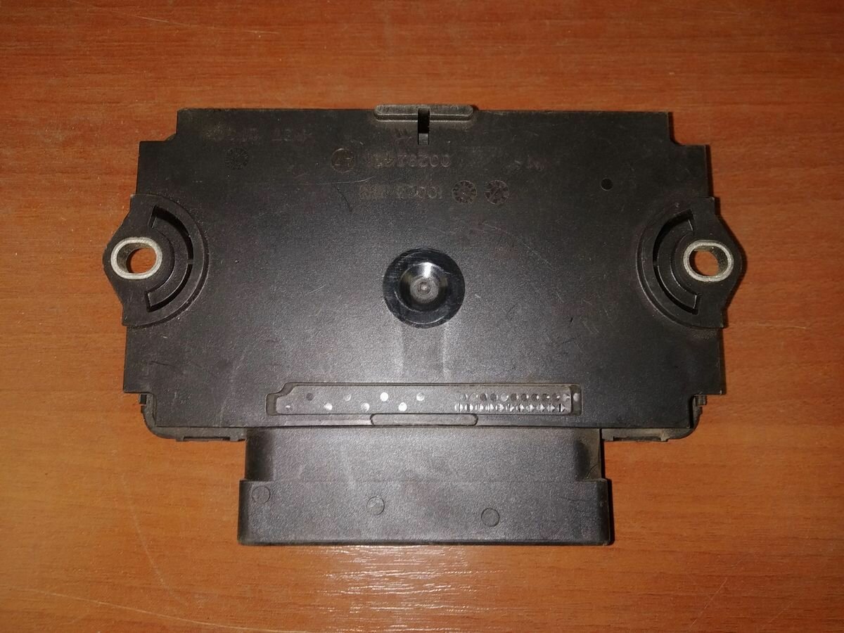 Блок стояночного тормоза Volkswagen Touareg 7P NF 7P0907801D