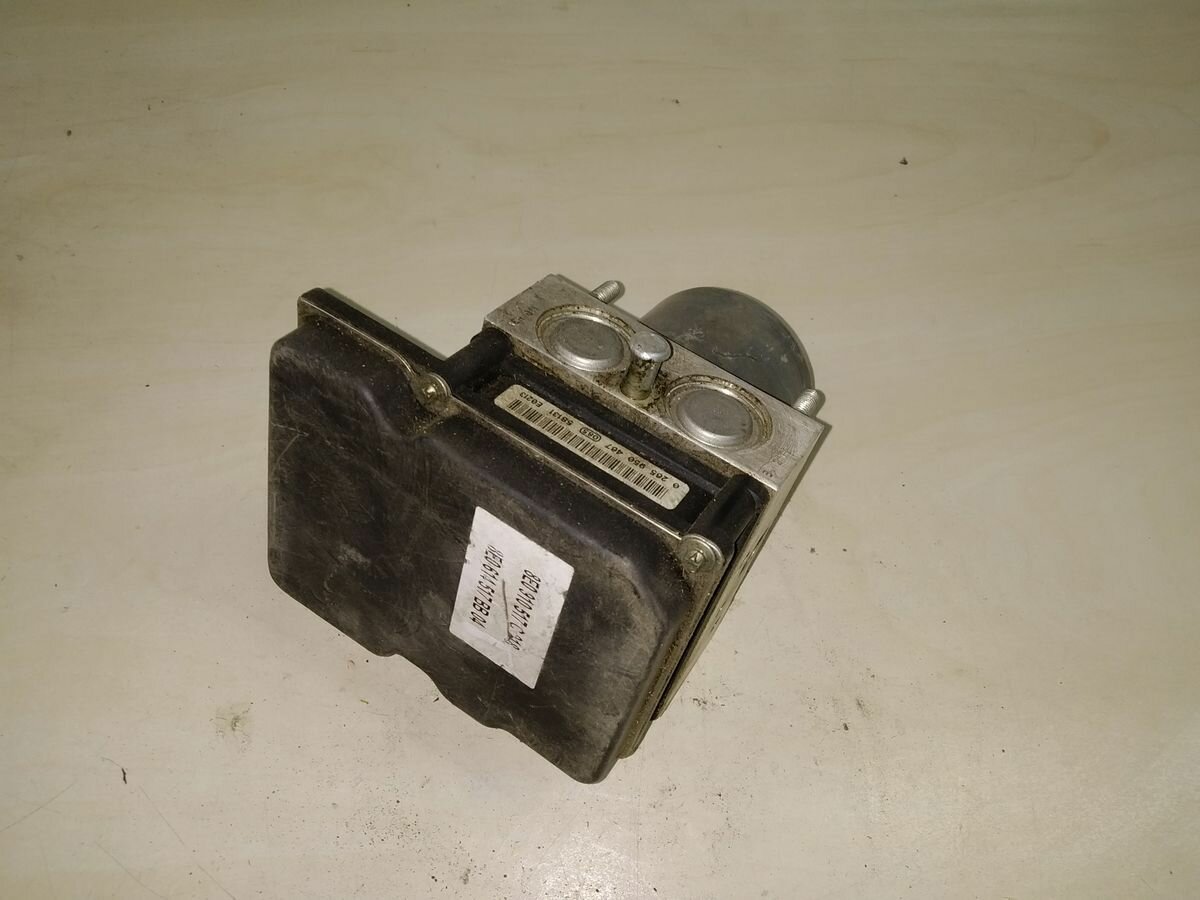 Блок управления ABS Audi A4 8E B6 B7 8E0910517C 8E0910517C