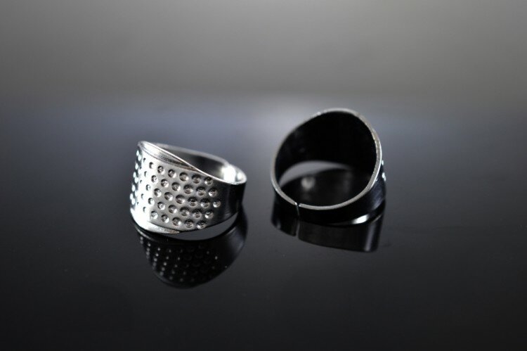 Кольцо - наперсток для защиты пальцев, 15х16мм, цвет платиновый, 32-022, 1шт