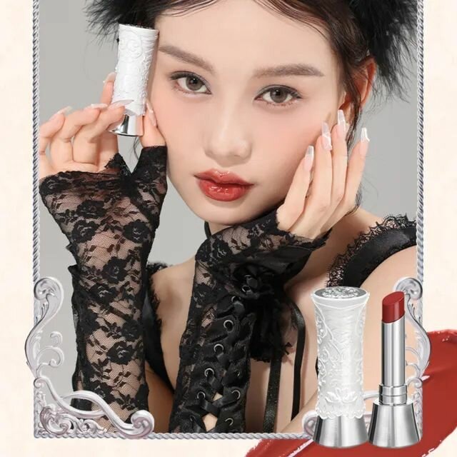 Увлажняющая помада Flower Knows White Swan Ballet Mirror (09 Midsummer Night)