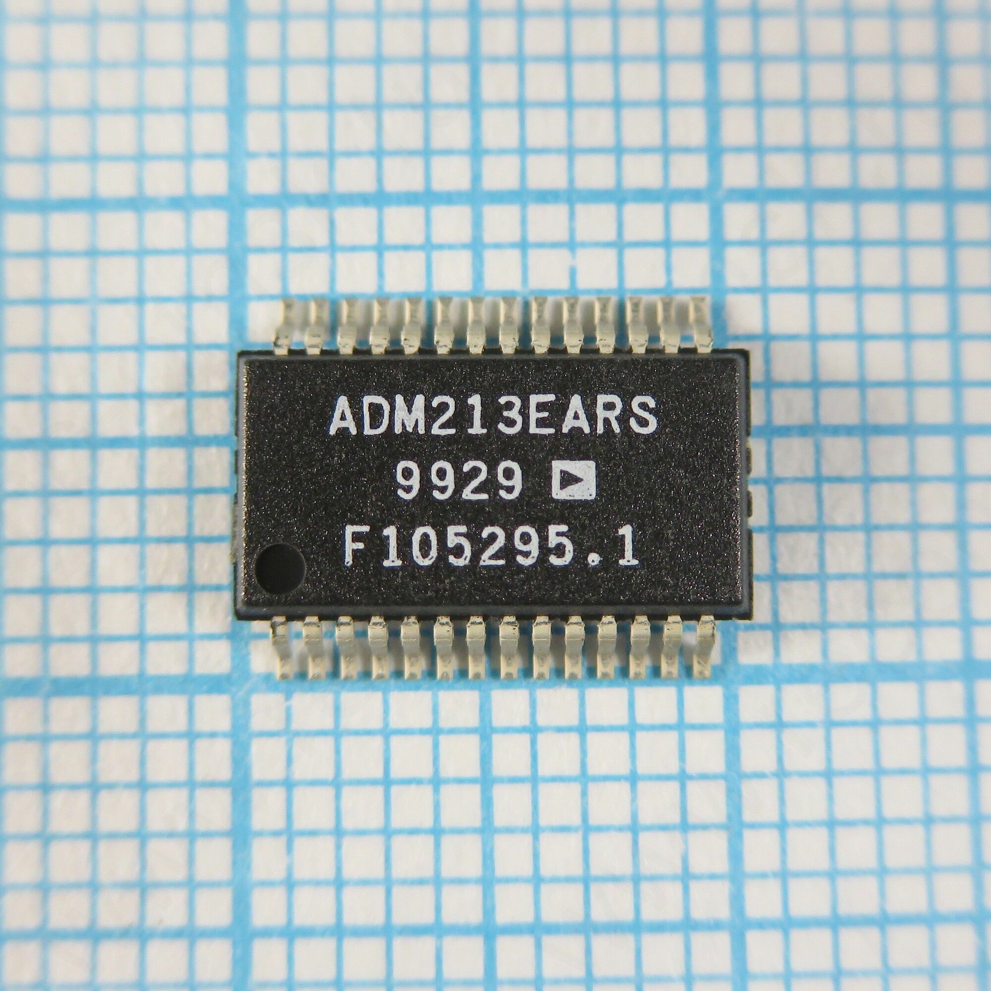 ADM213EARS - Линейный приемопередатчик интерфейса RS-232