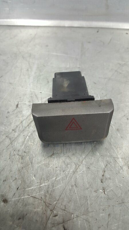 Кнопка аварийной сигнализации Hyundai Accent LC2 G4EC 1999 (б/у) 864w01404