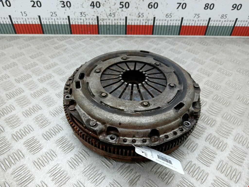 Маховик (демпфер сцепления) Volkswagen Tiguan 1 03L105266R арт. 2184962