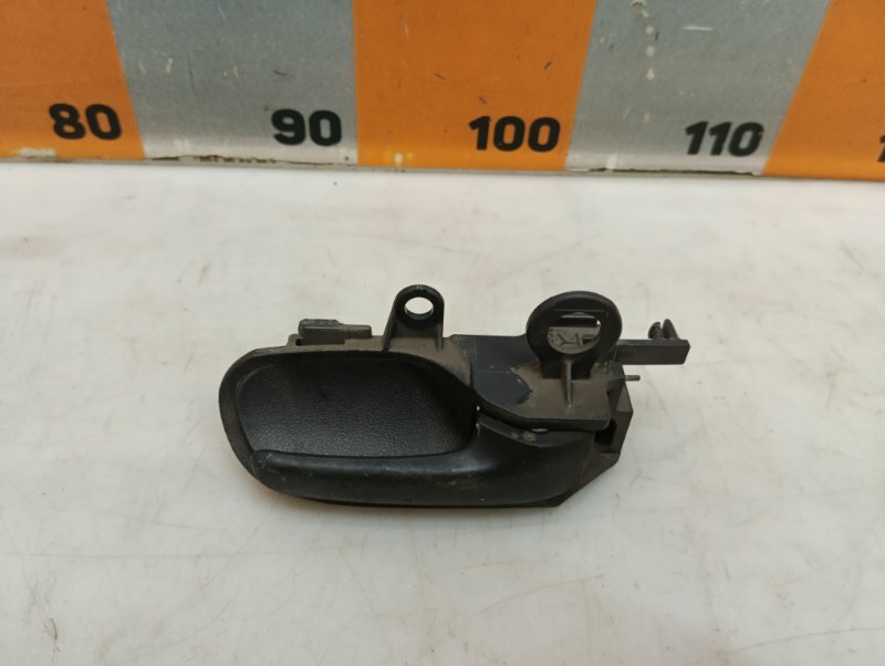 Б/У Тойота Витц Ручка двери внутренняя Toyota Vitz 2002 Прав. 327039 TOYOTA арт. 6920552040B3
