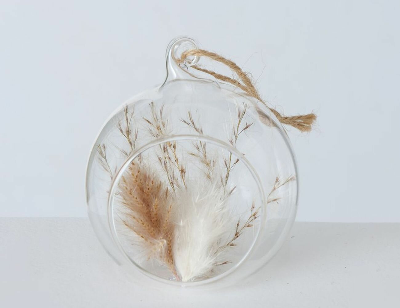 Стеклянный шар с композицией росинка в лесу, 8 см, Boltze 2016870-1