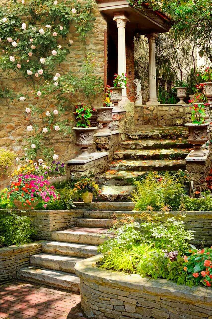 Фотообои Старая лестница в парке 5-001-S 265 х 180 см (ВхШ) Бесшовные, флизелиновые, влагостойкие обои MasterFresok