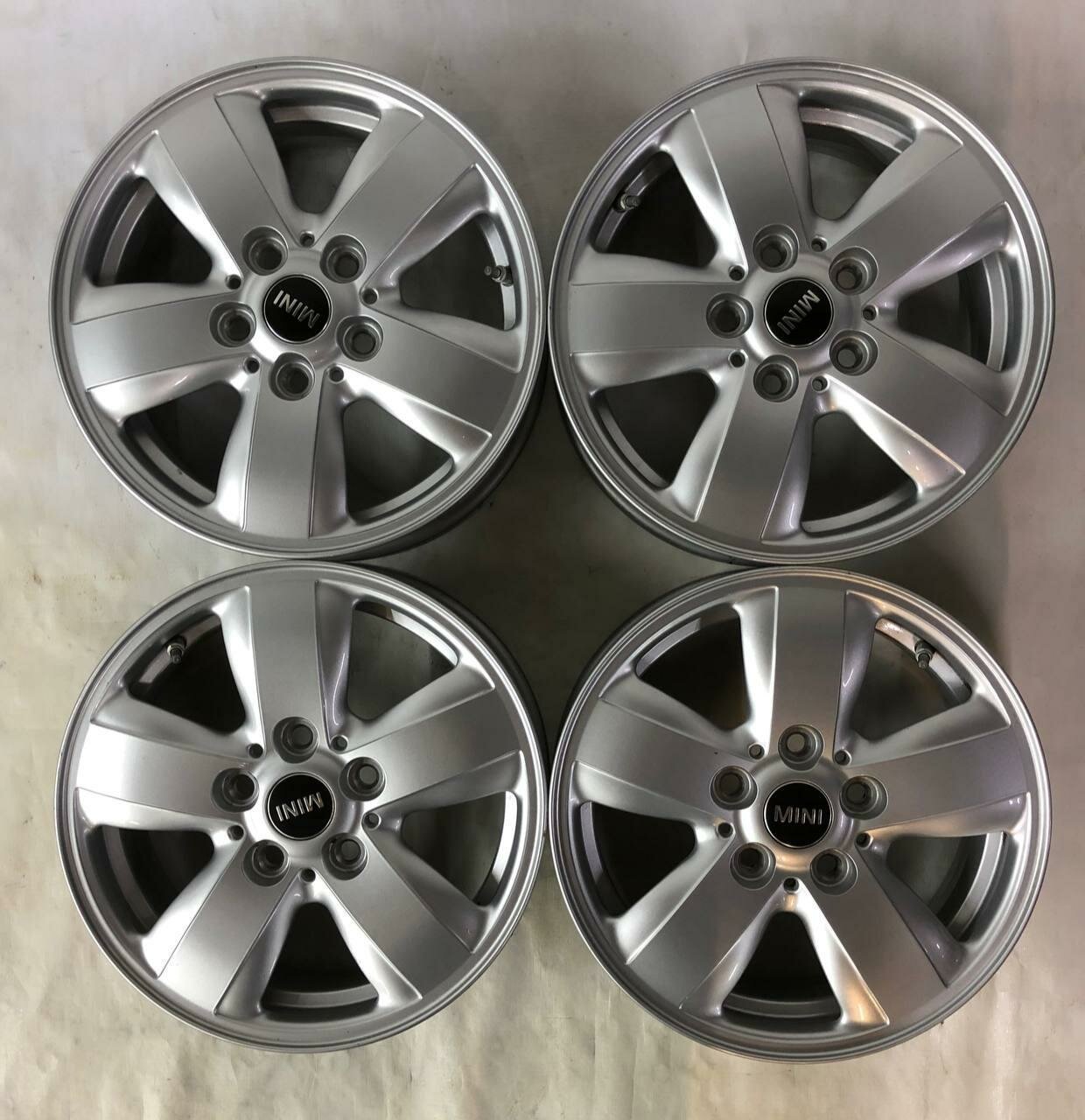 Колесные диски Mini 15x5.5 PCD 5x112 D66.6 ET46 (оригинал)