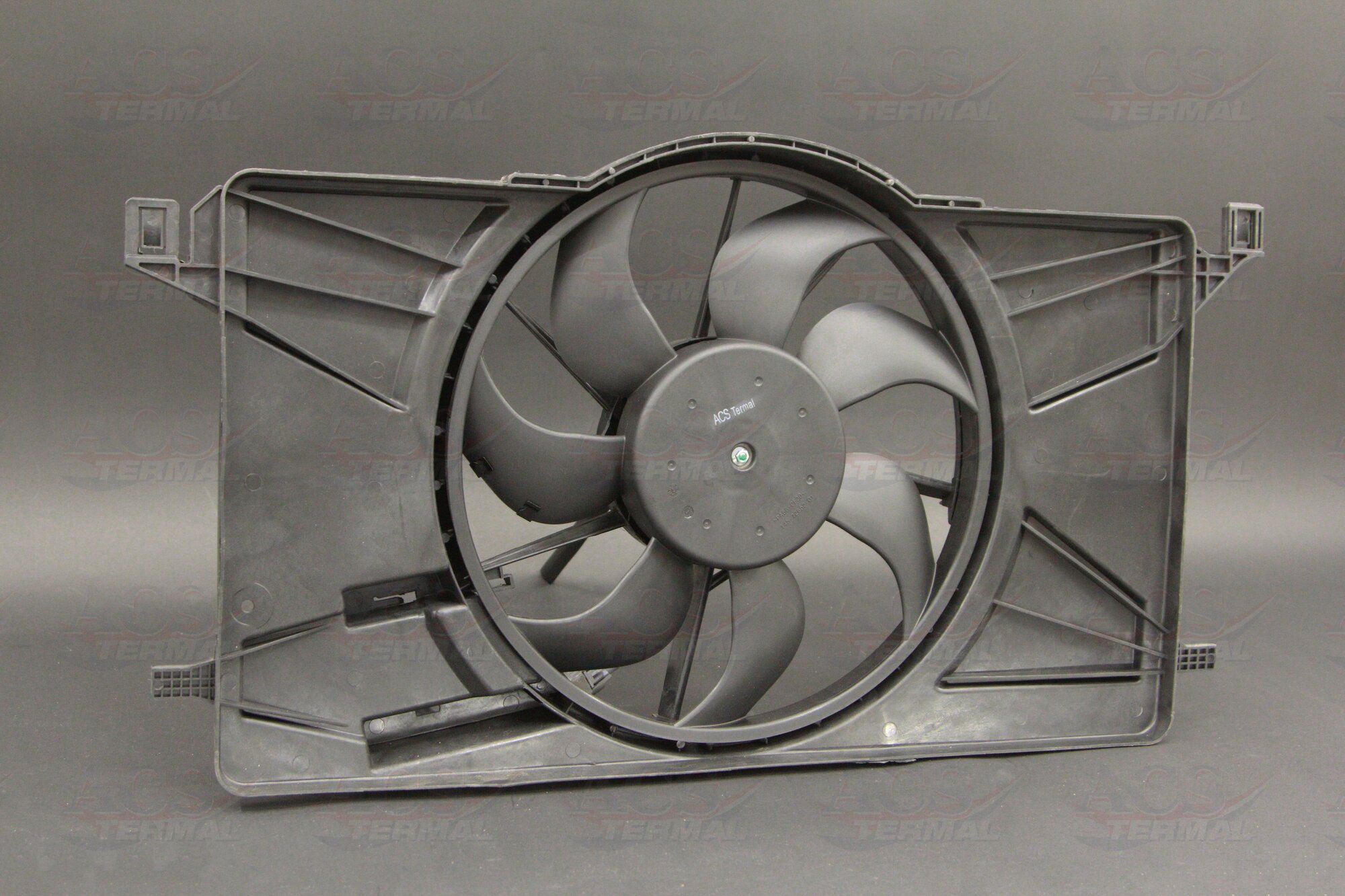 4040250 Вентилятор охлаждения двигателя для Mazda 3/Ford Focus 2 1,4-1,6 (04-) без блока управления