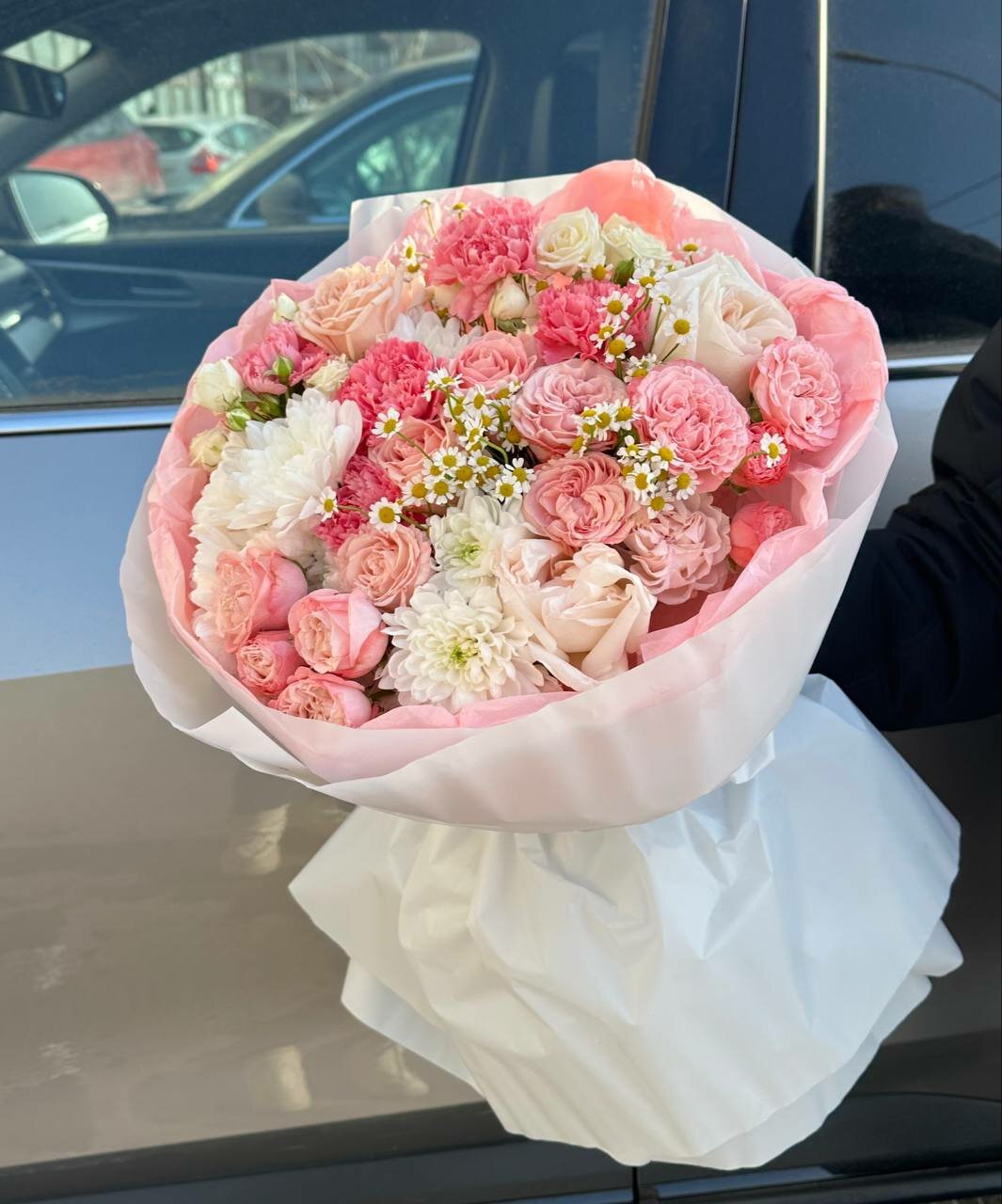 Букет "Зефир", сборный, розы, гвоздики, ромашки, хризантемы, розовый