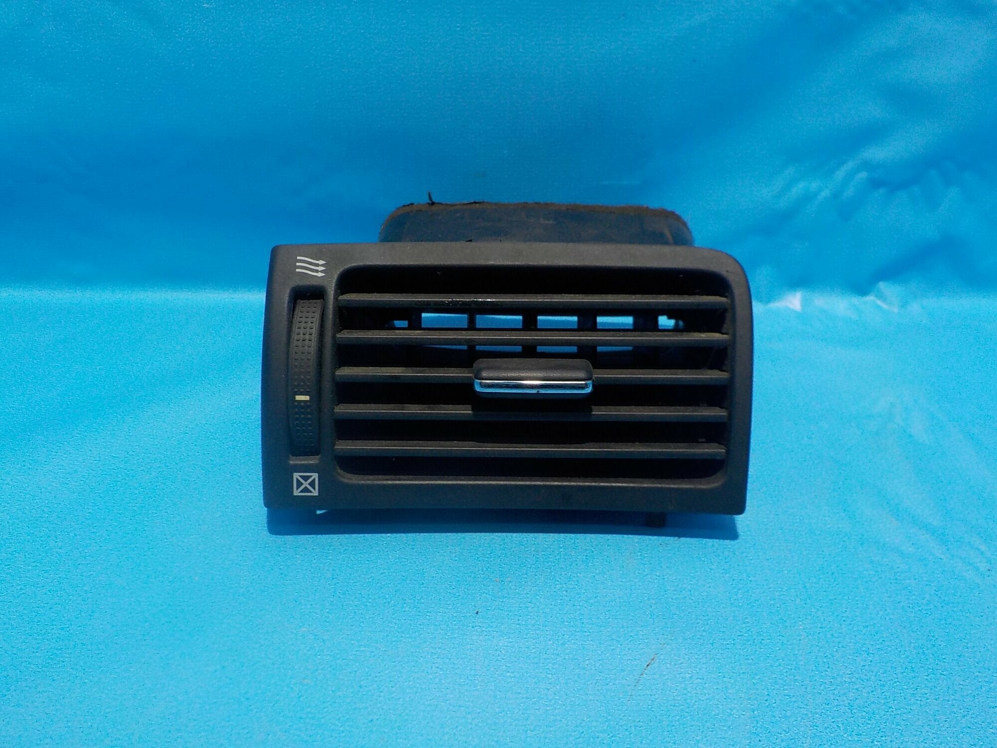 Дефлектор воздушный левый TOYOTA Avensis (T250) 2003-2008 5565005130 - Б/У