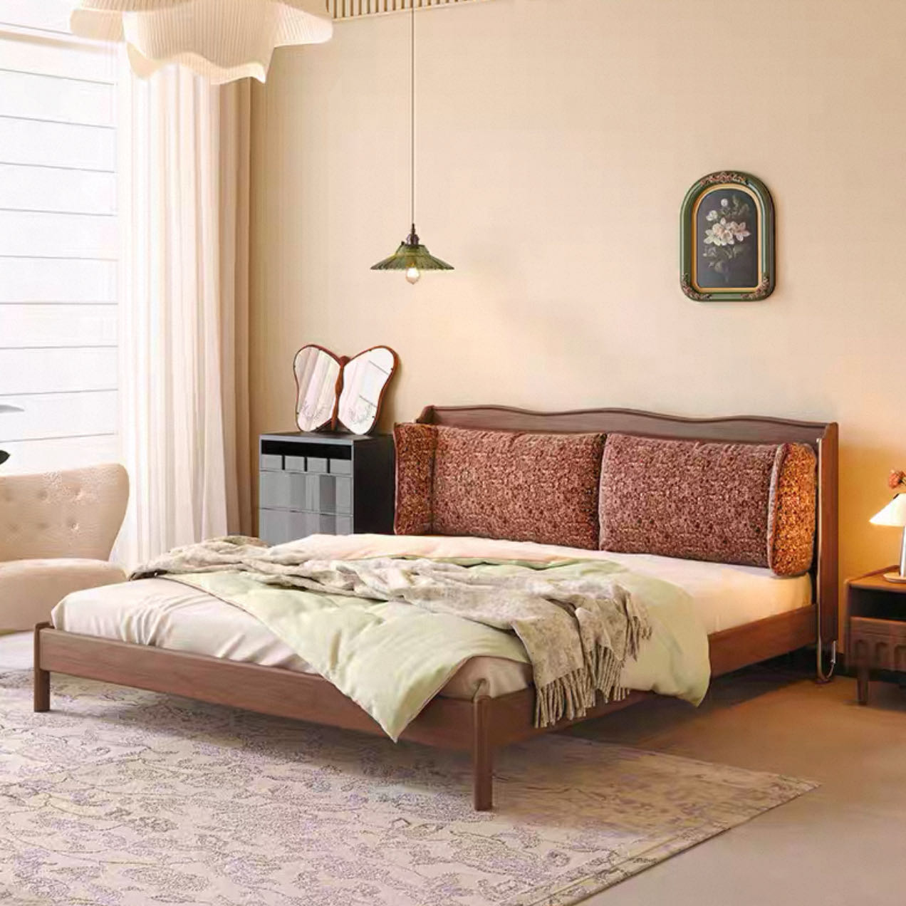 Интерьерная деревянная кровать с мягким загнутым изголовьем с подушками Almadenes (красный)