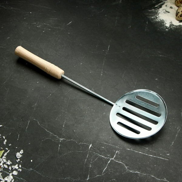 Шумовка для казана "Плов", 30.5 см, деревянная ручка, цвет: бежевый