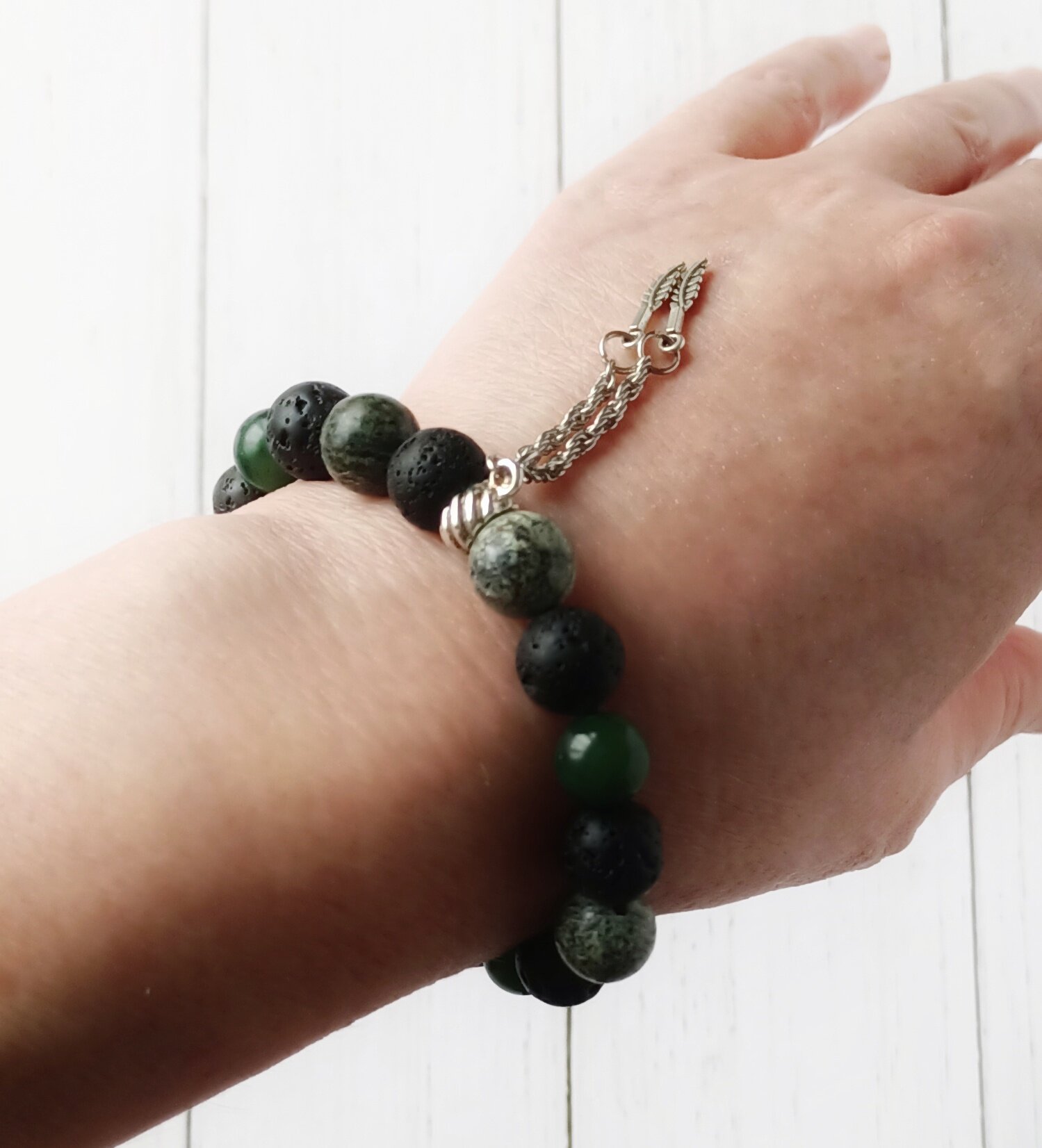 Браслет, змеевик, вулканическая лава, нефрит