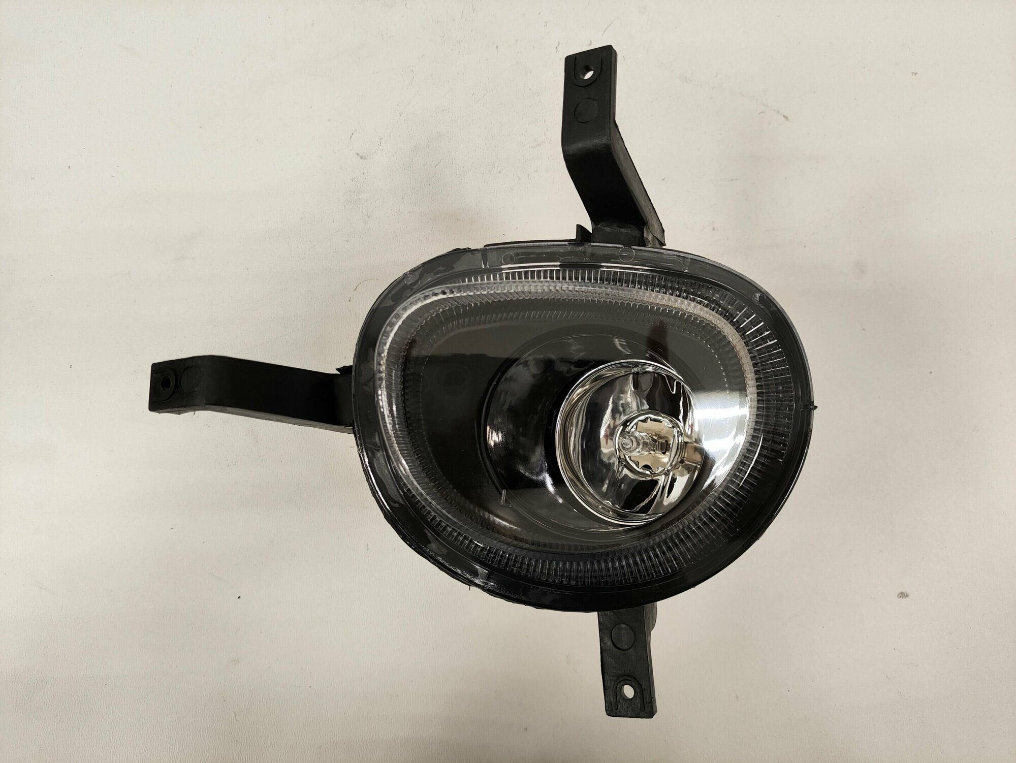 Фара противотуманная левая Chery Indis [1.3 16V 5AMT хетчбэк] S18D3732010