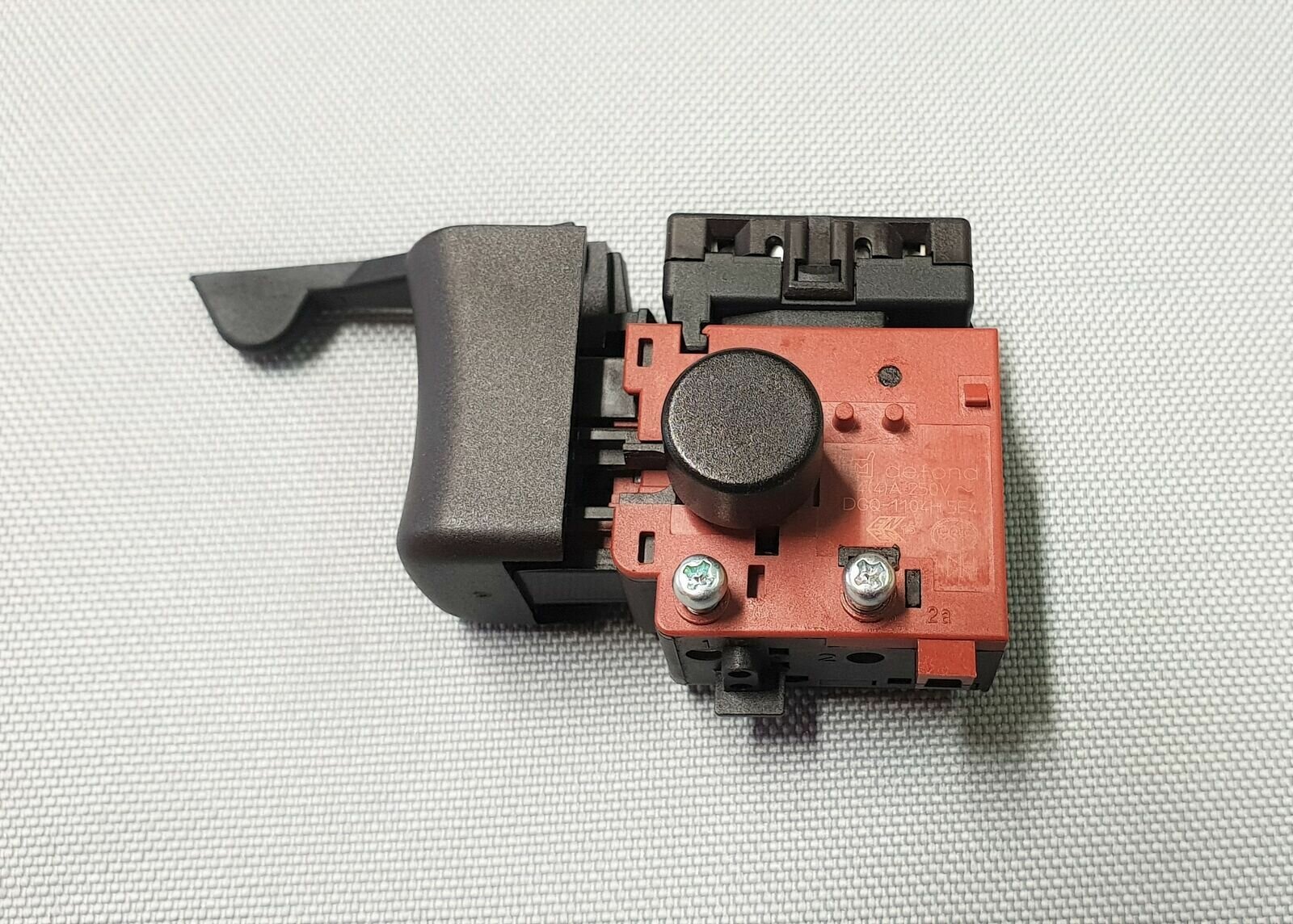 Выключатель DGQ-1104H для дрели MAKITA 6413, HP1630, HP1631, M8100 650586-0