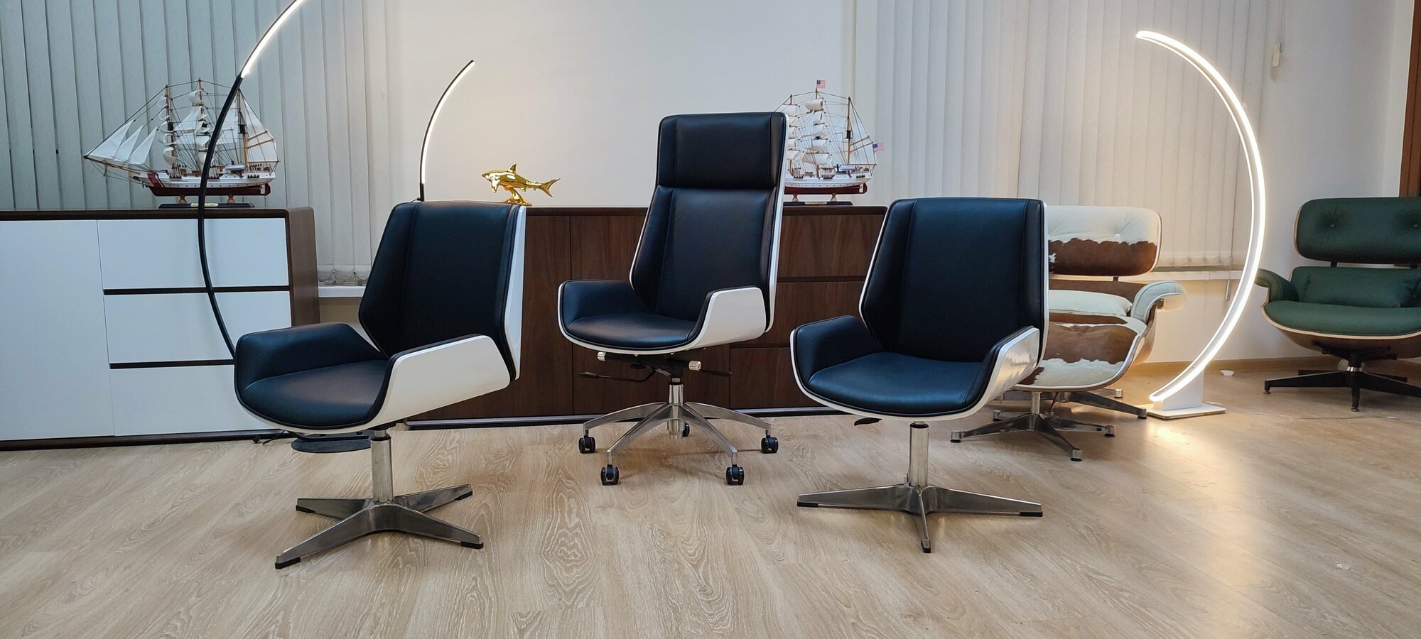 Кресло Shark Patio short. Черно-белый (натуральная кожа)