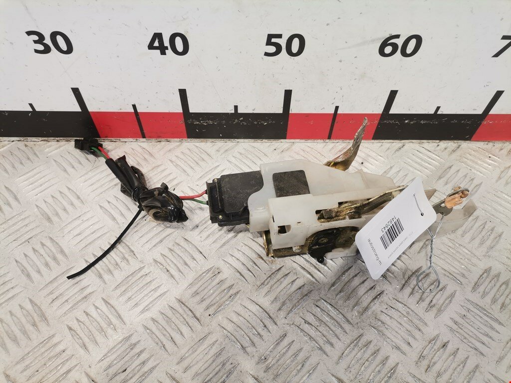 Замок двери задней правой Mazda 323 BA B01A72310M арт. 1482843