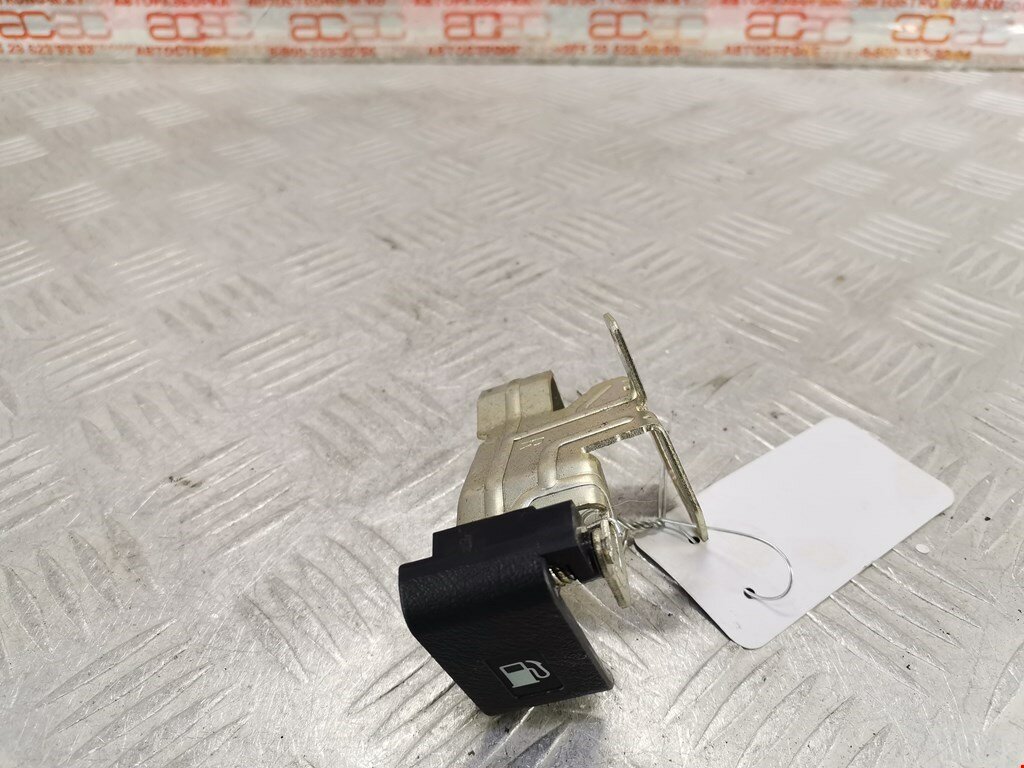 Кнопка открытия лючка бензобака Honda CR-V 3 74882SWA000 арт. 1023652