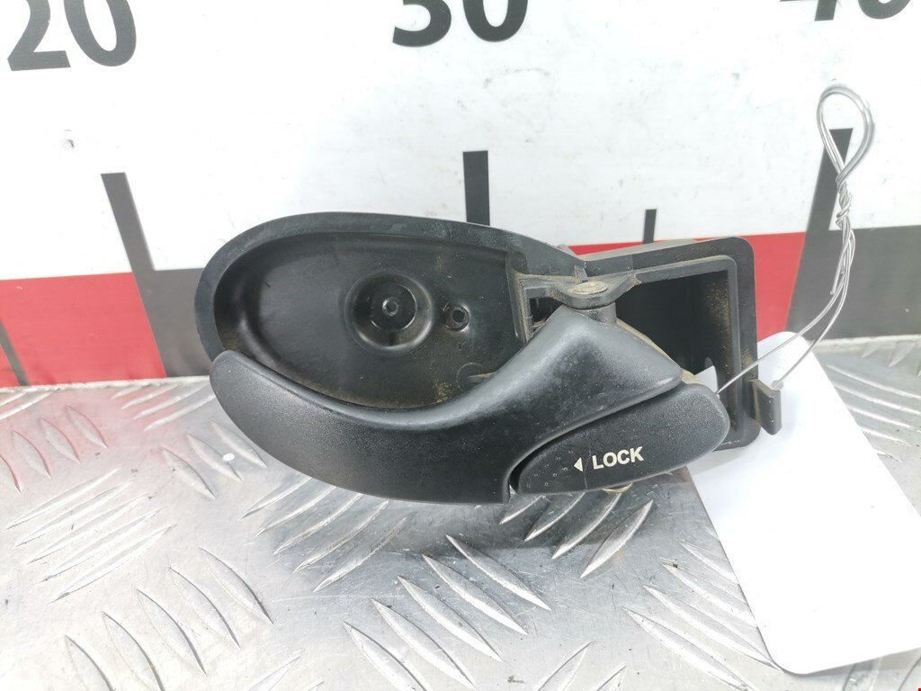 Ручка двери внутренняя задняя правая Ford Focus 1 XS41A22600AH арт. 1644577