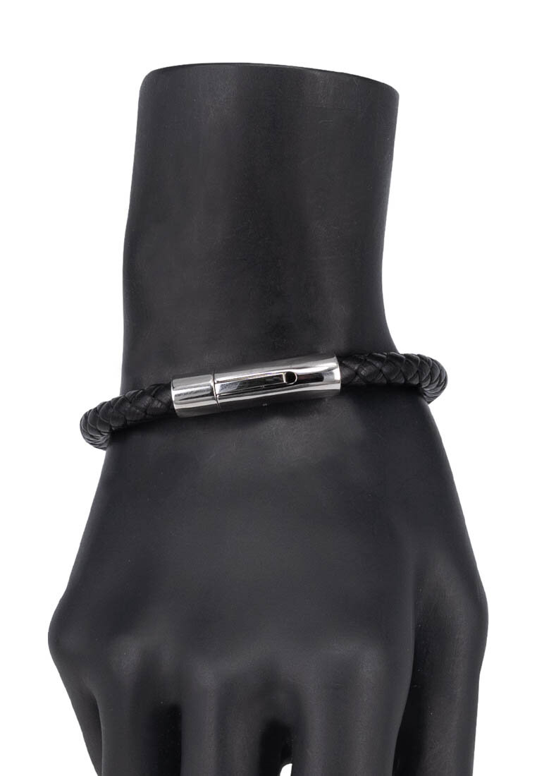 Плетеный браслет