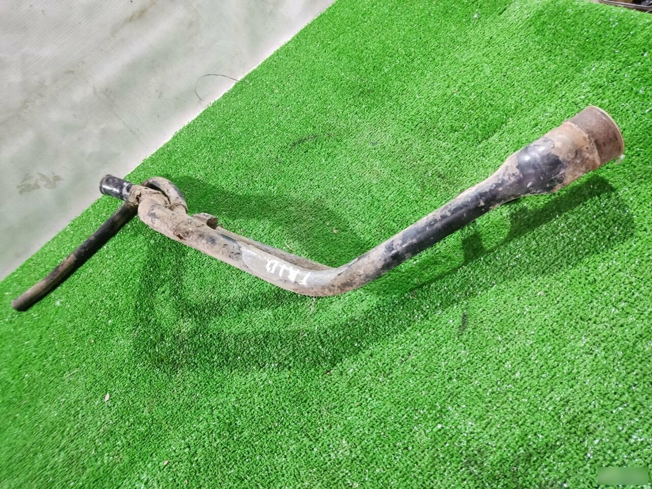 Заливная горловина Mazda Tribute