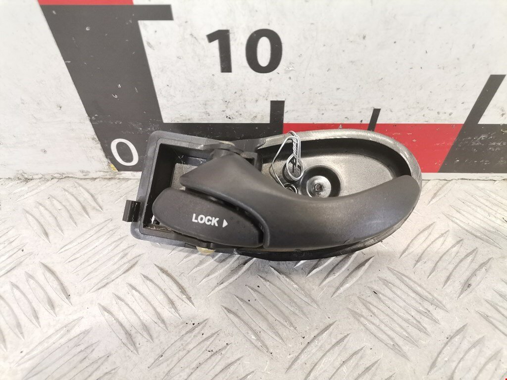 Ручка двери внутренняя задняя левая Ford Focus 1 XS41A22601AK арт. 1518580